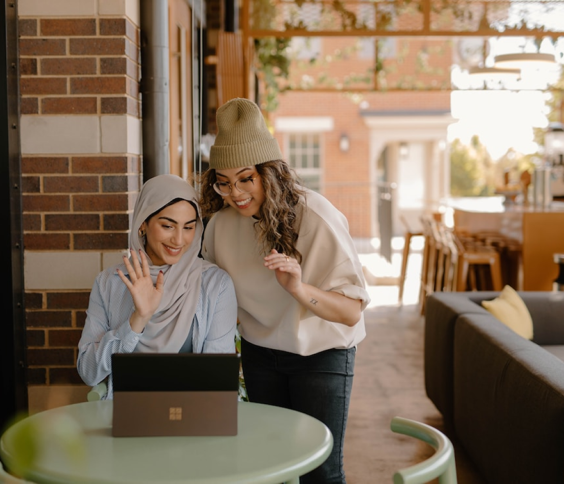 Who loves us – Foresight